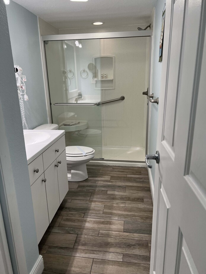 Quality Ocean Front Rooms & Amenities